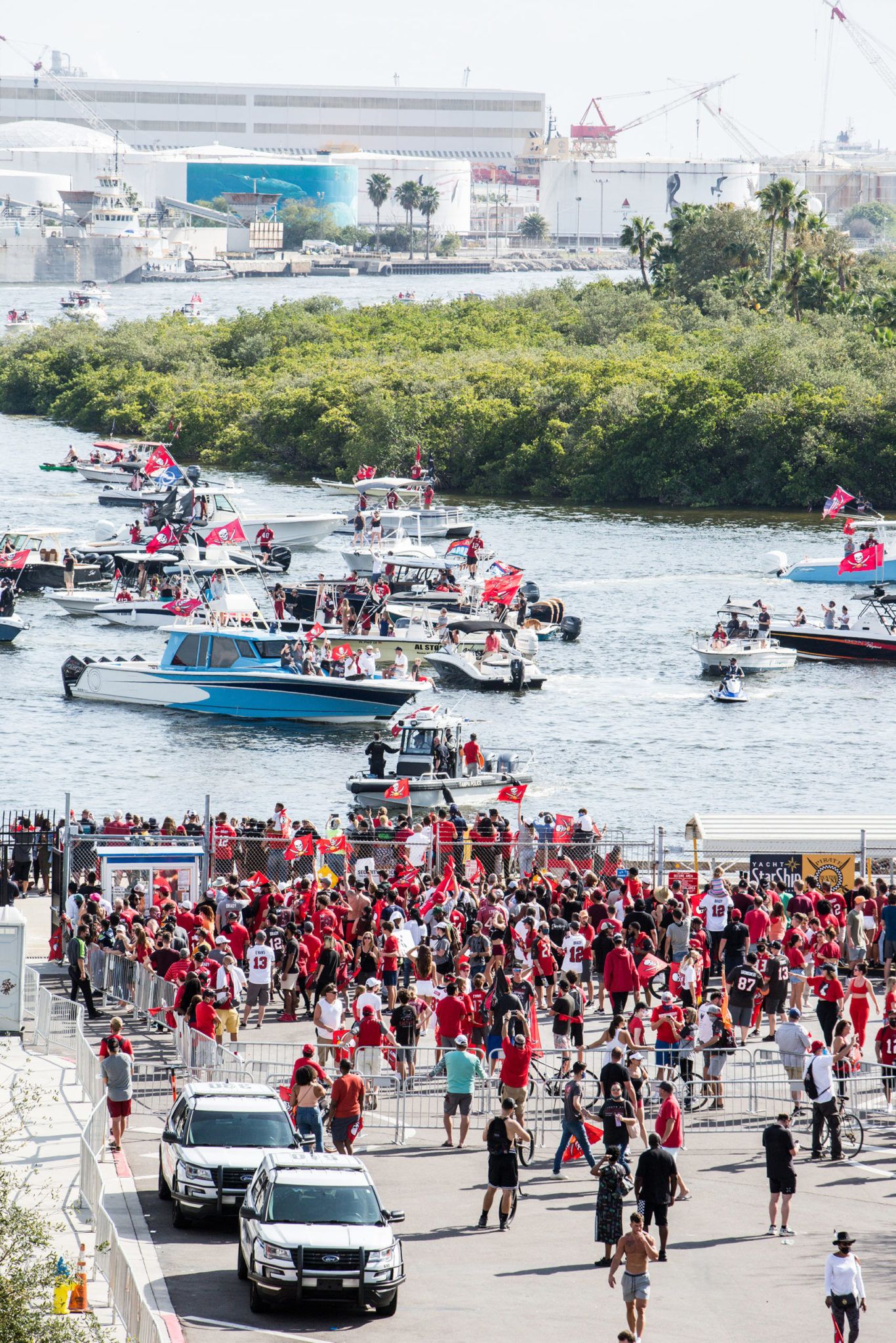 Tampa Bay Buccaneers Super Bowl Boat Parade Pictures